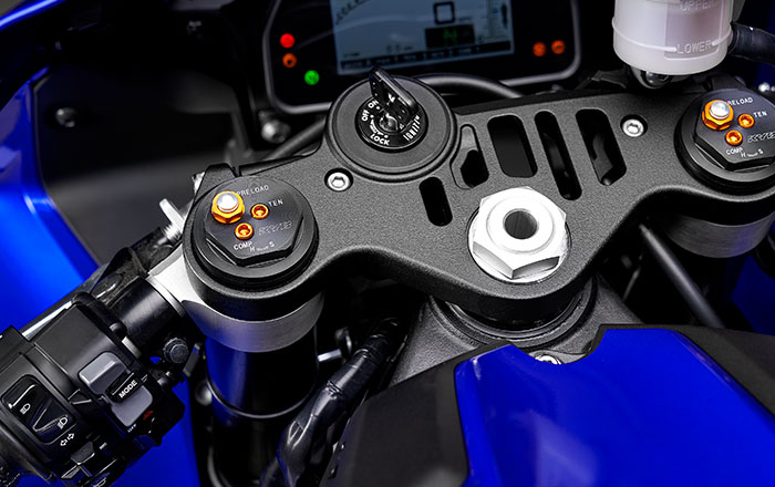 R1 - Features & Software | YAMAHA | บริษัท ไทยยามาฮ่ามอเตอร์ จำกัด