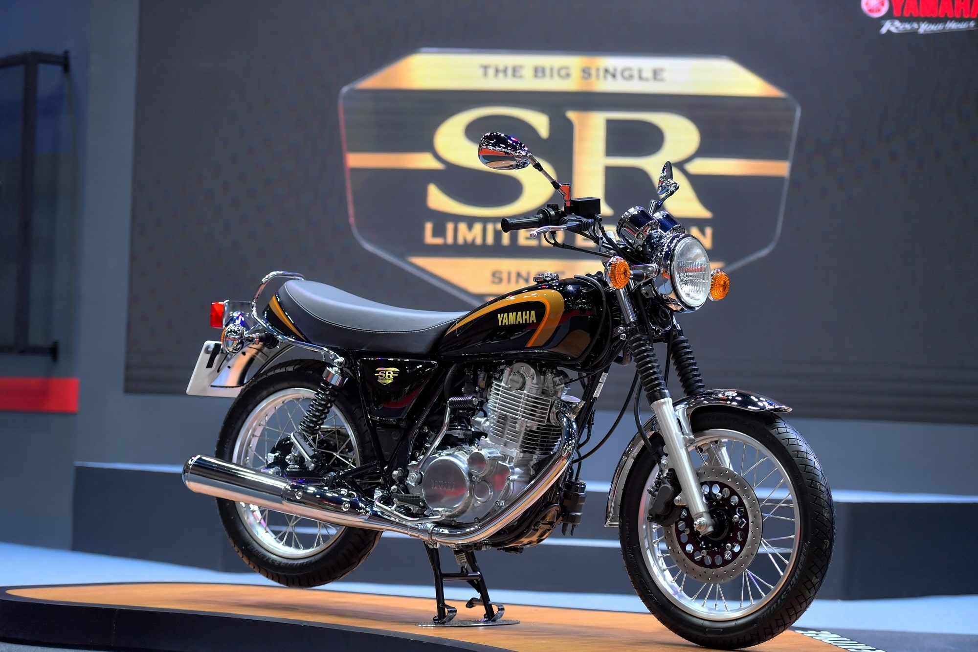 44th Anniversary SR400 Limited Edition - News and Events | YAMAHA ...